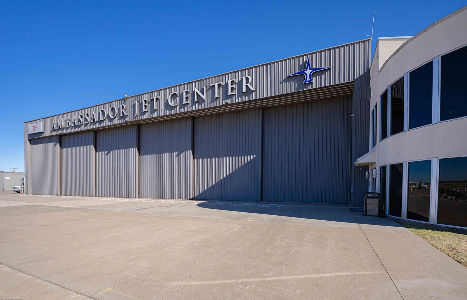 Amenities - Dallas Executive Airport